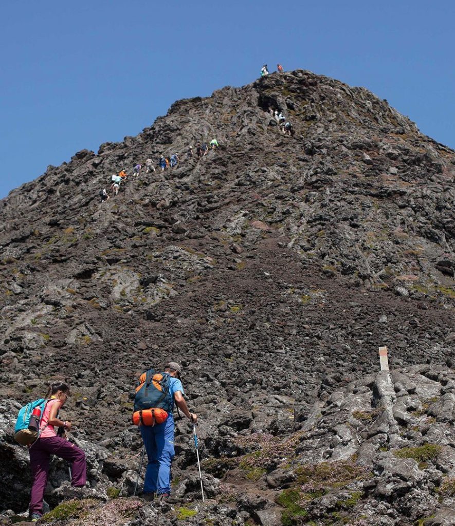 Day ascent – Pico Mountain - Land Tours